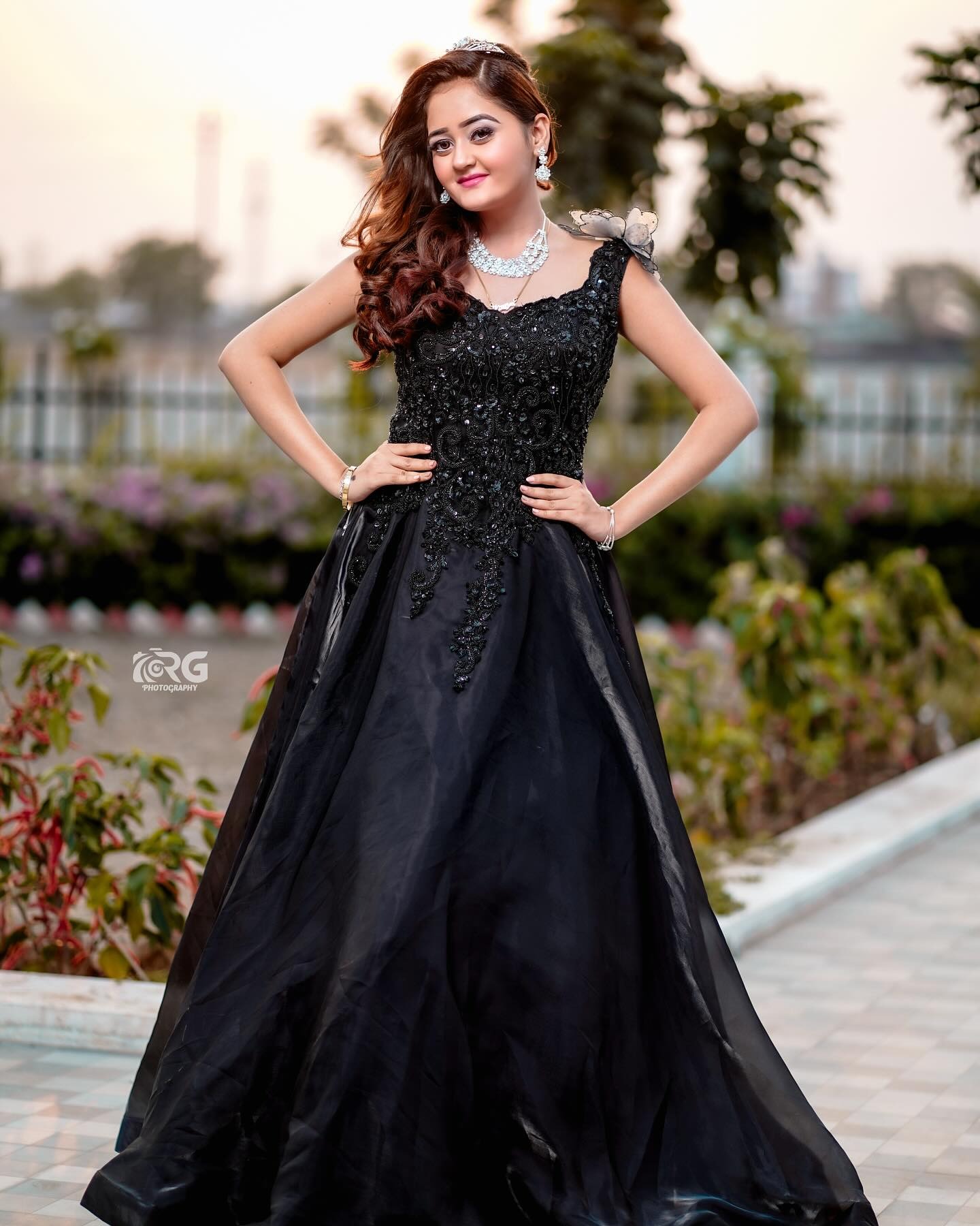 Who is Bindass Kavya? Intresting Facts and Amazing Truths of Her 2025